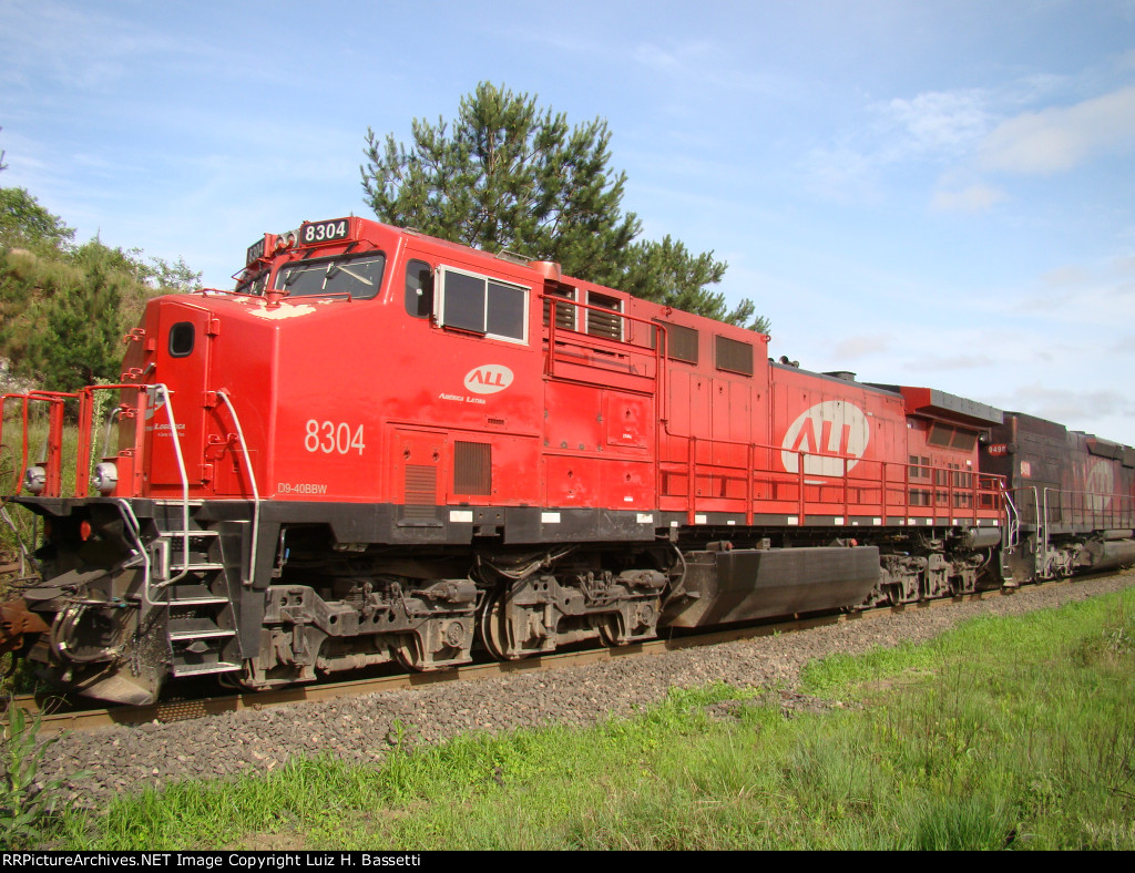 D9-40BBW DASH-9 8304